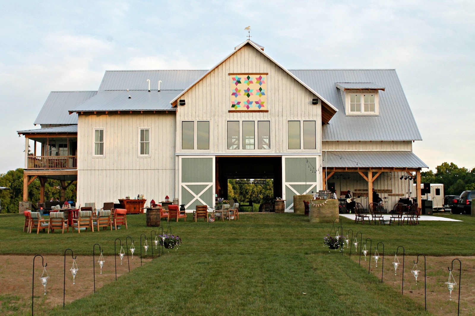 Southern Bells: Barn. Beautiful. Belle.
