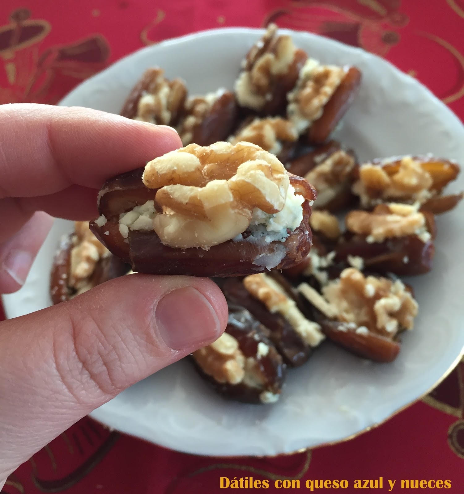 DÁTILES CON QUESO AZUL Y NUECES