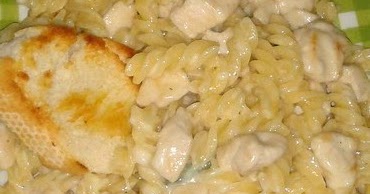 PASTA CON POLLO IN CREMA DI FORMAGGI - Cucina Green