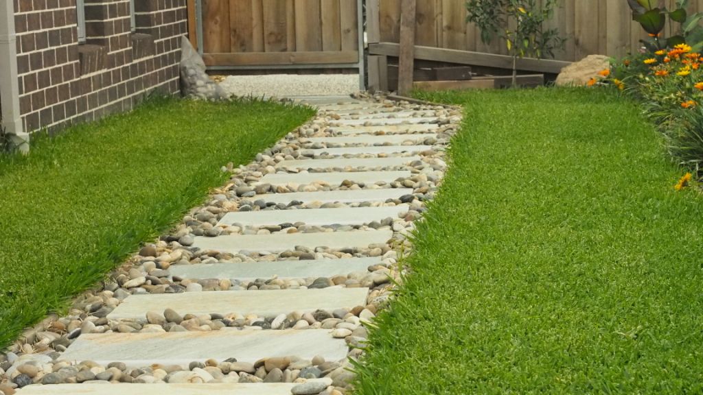 Nooshing Around: Backyard Foot Path