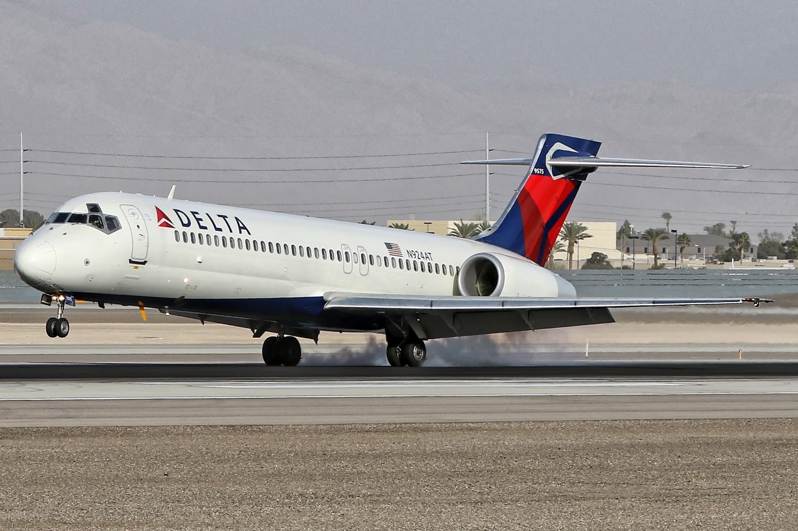 Aero Pacific Flightlines: Delta Airlines McDonnell Douglas MD-95-30 ...