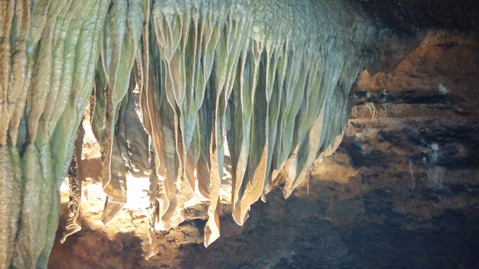 Gust Gab: Talking Rocks Cavern - Branson, Missouri