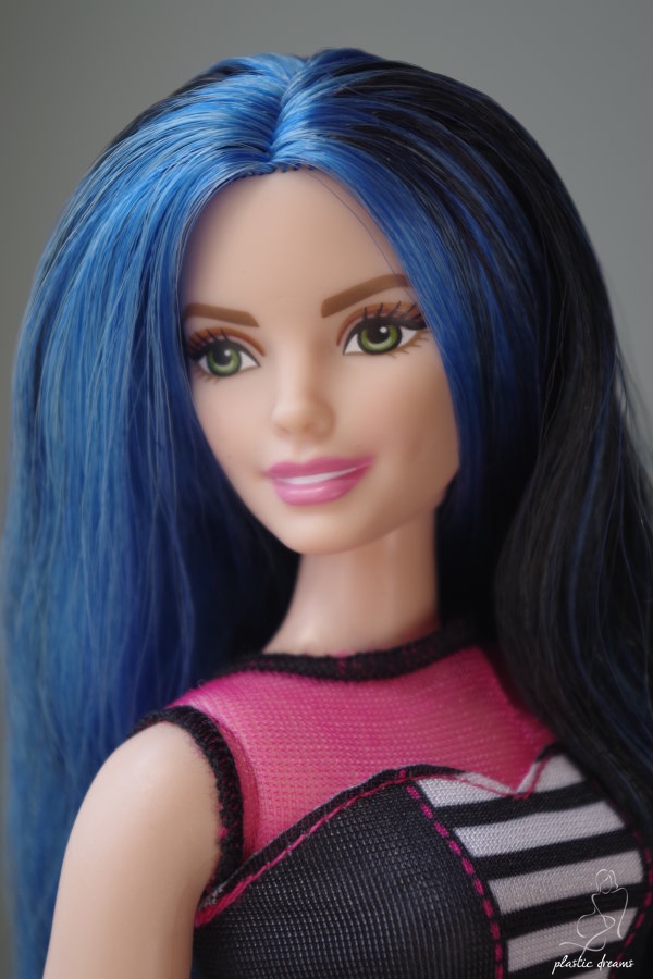 Plastic Dreams Dolls :: Barbie et miniatures: Fashionistas Barbie Doll ...