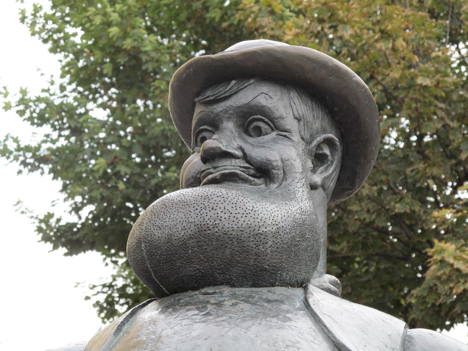 Dundee Photos - City of Discovery: The Desperate Dan Statue High St Dundee