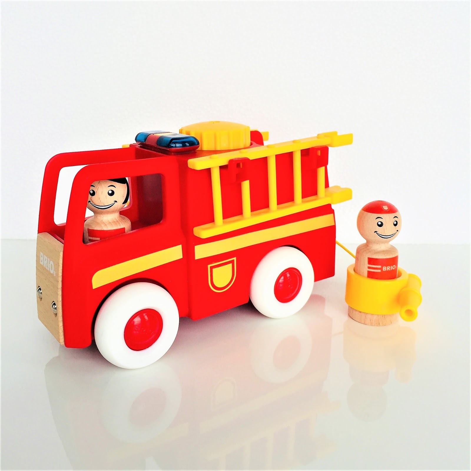 TOY REVIEW: BRIO LIGHT AND SOUND FIRETRUCK 30383 - MY HOME TOWN | The ...