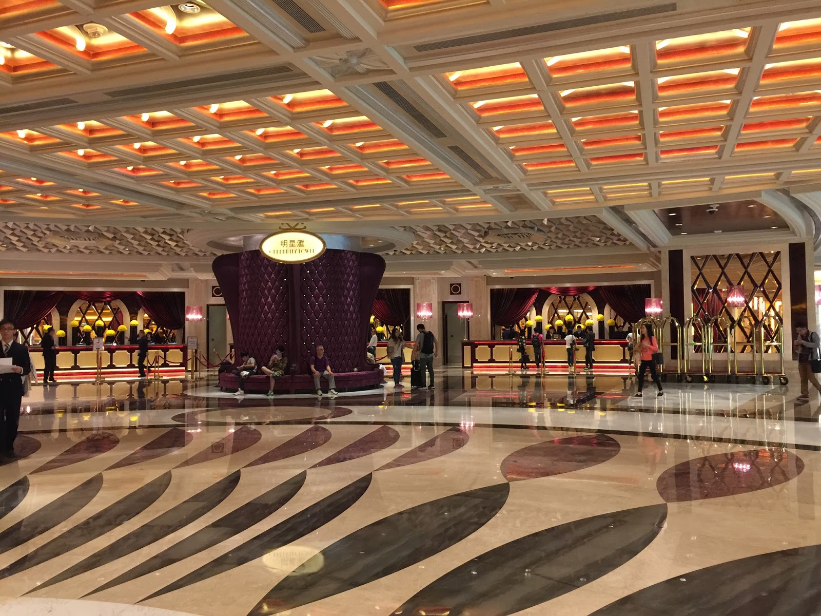 Observe the world: Macau Studio City Resort with world highest figure-8 ...