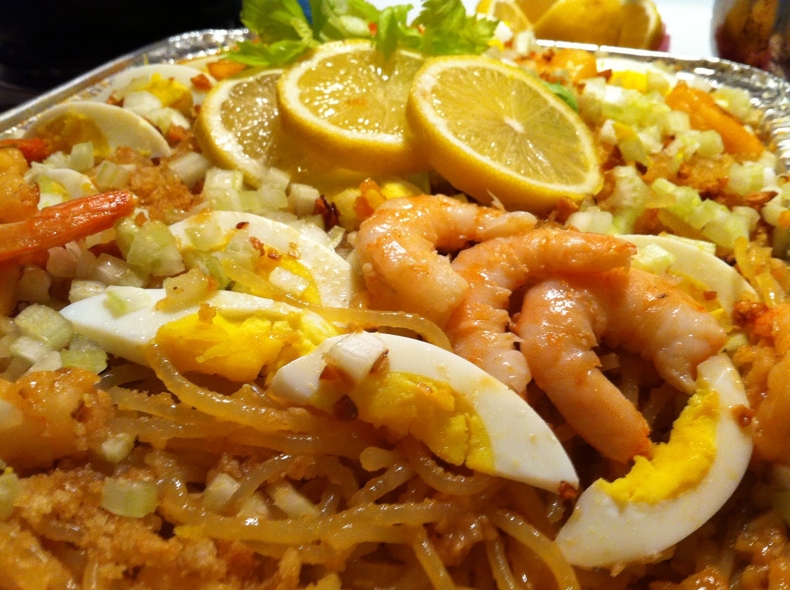 Filipino Food Recipe: My Very Own Pancit Malabon