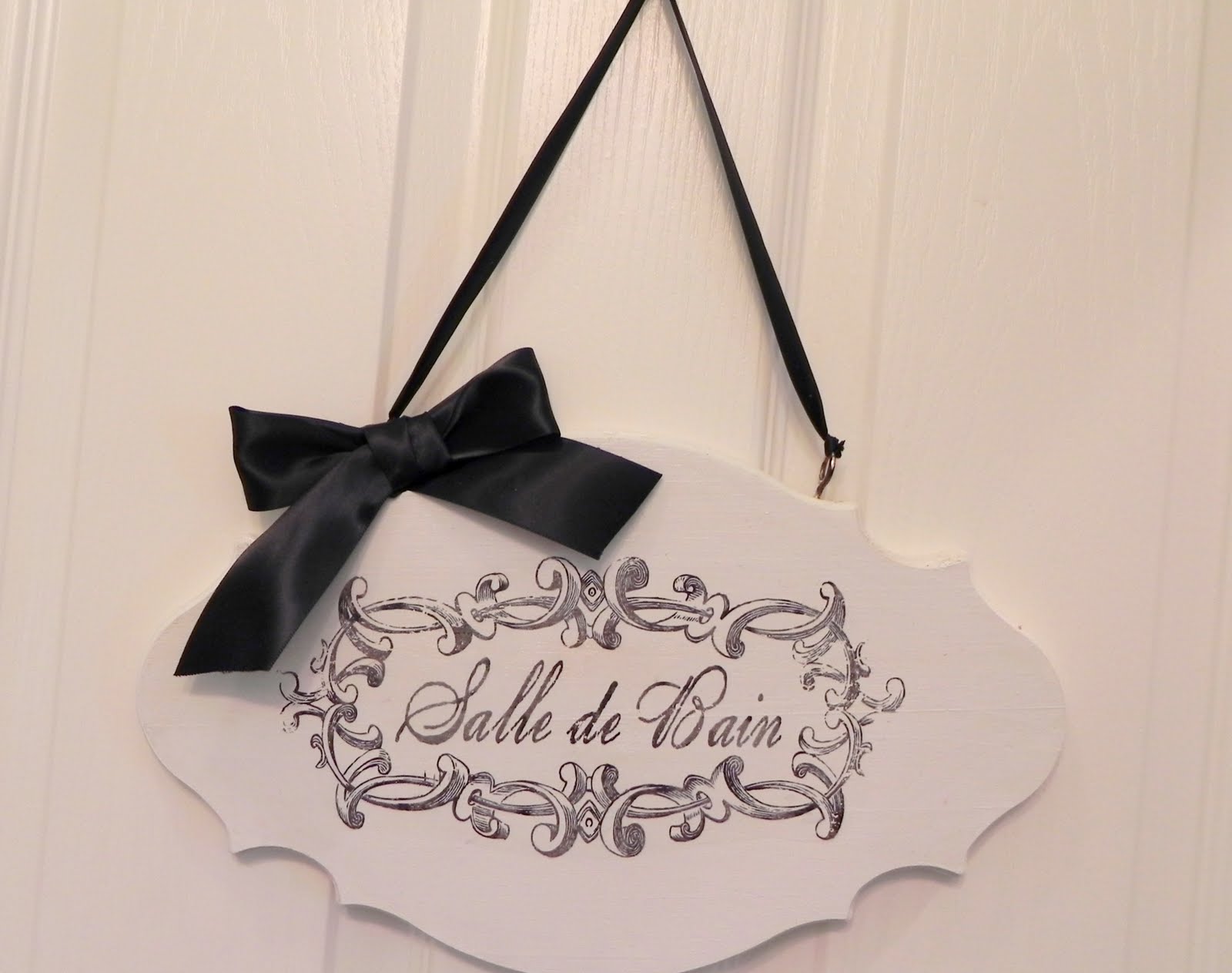 Mr. & Mrs. DIY: DIY French Bathroom Sign