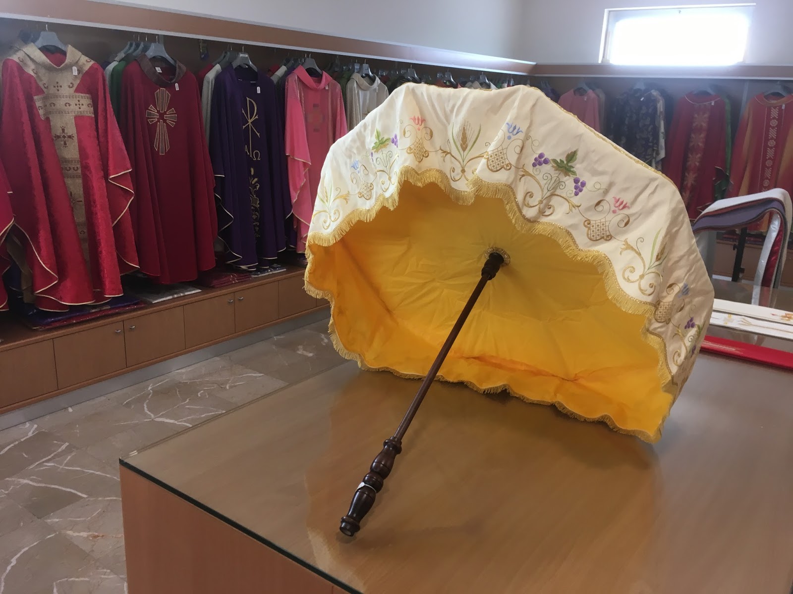 The Art of the Procession: The Ombrellino ~ Liturgical Arts Journal