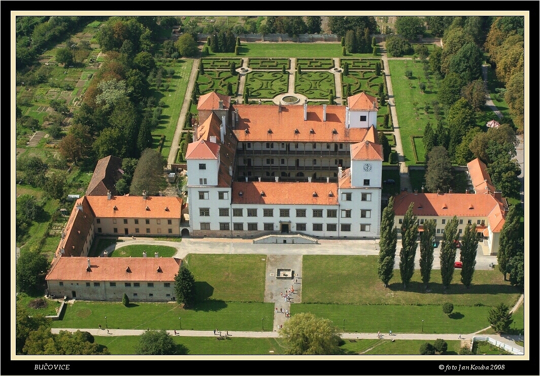 FLyFOTO letecká fotografie a video: Bučovice