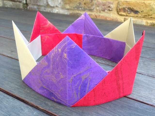 Random Crafting Adventures: Easy Peasy Origami Crown