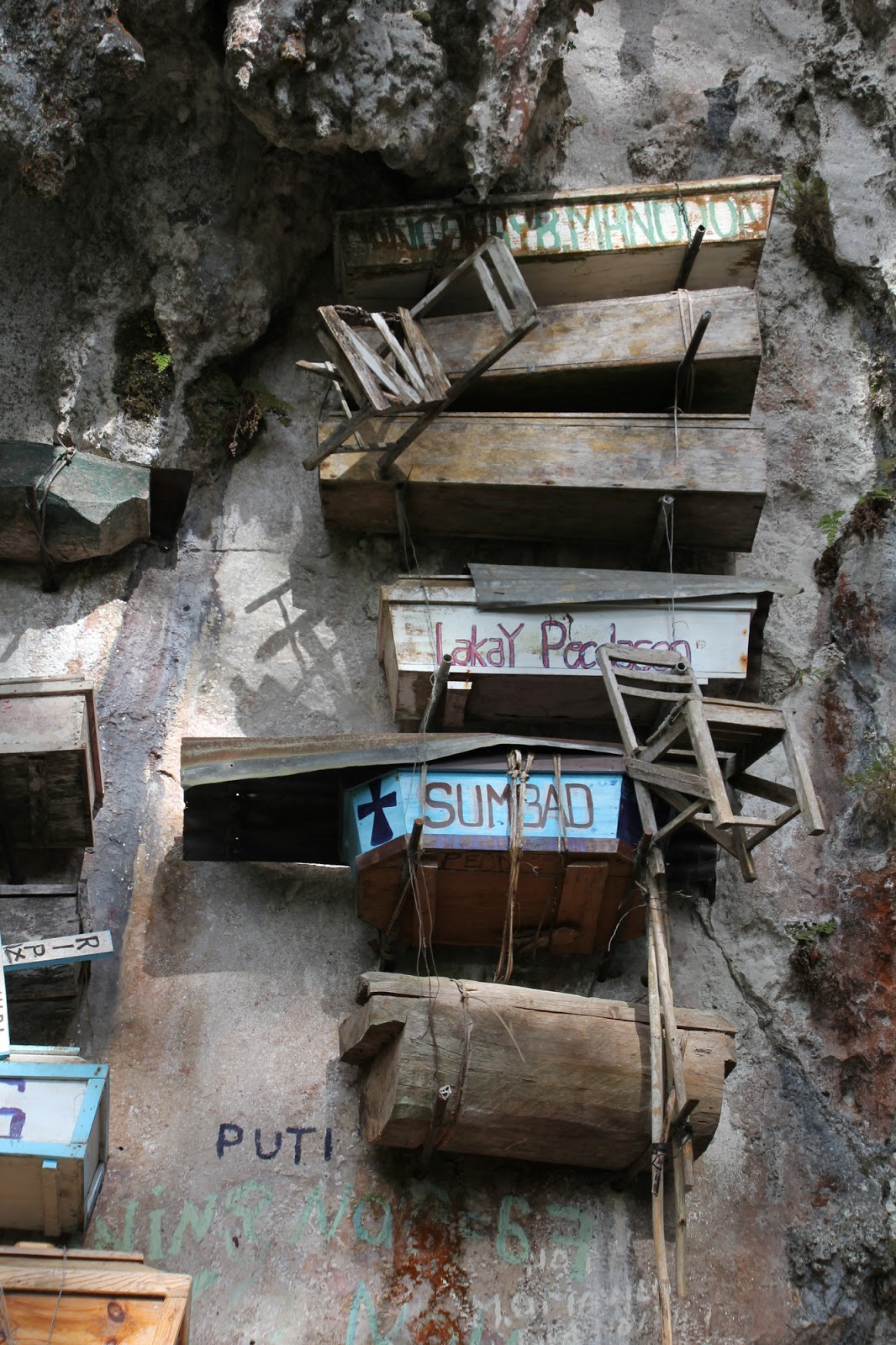 Kur akys mato..: Filipinai IV: kabantys Sagada karstai, musonai ...