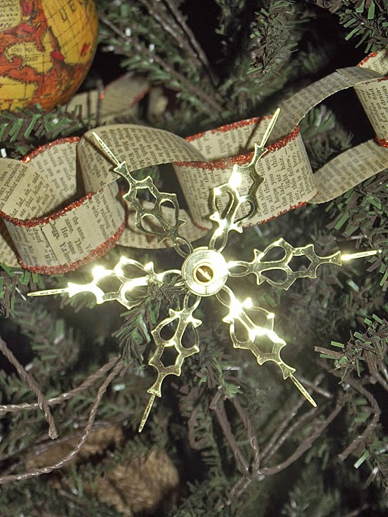 Looking Beyond the Blonde: Christmas Decorations: A Steampunk Tree