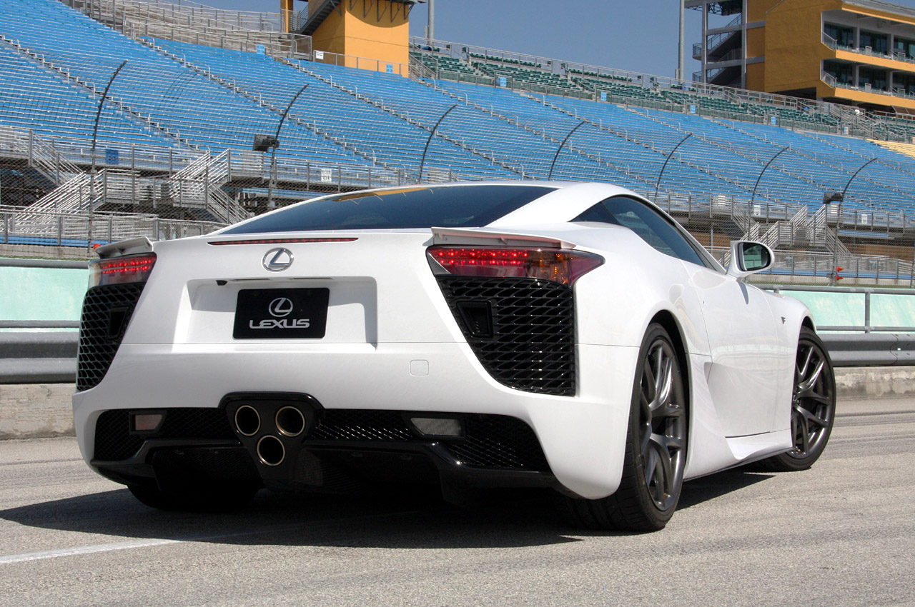 Fast Speed Cars: Lexus LFA 2011