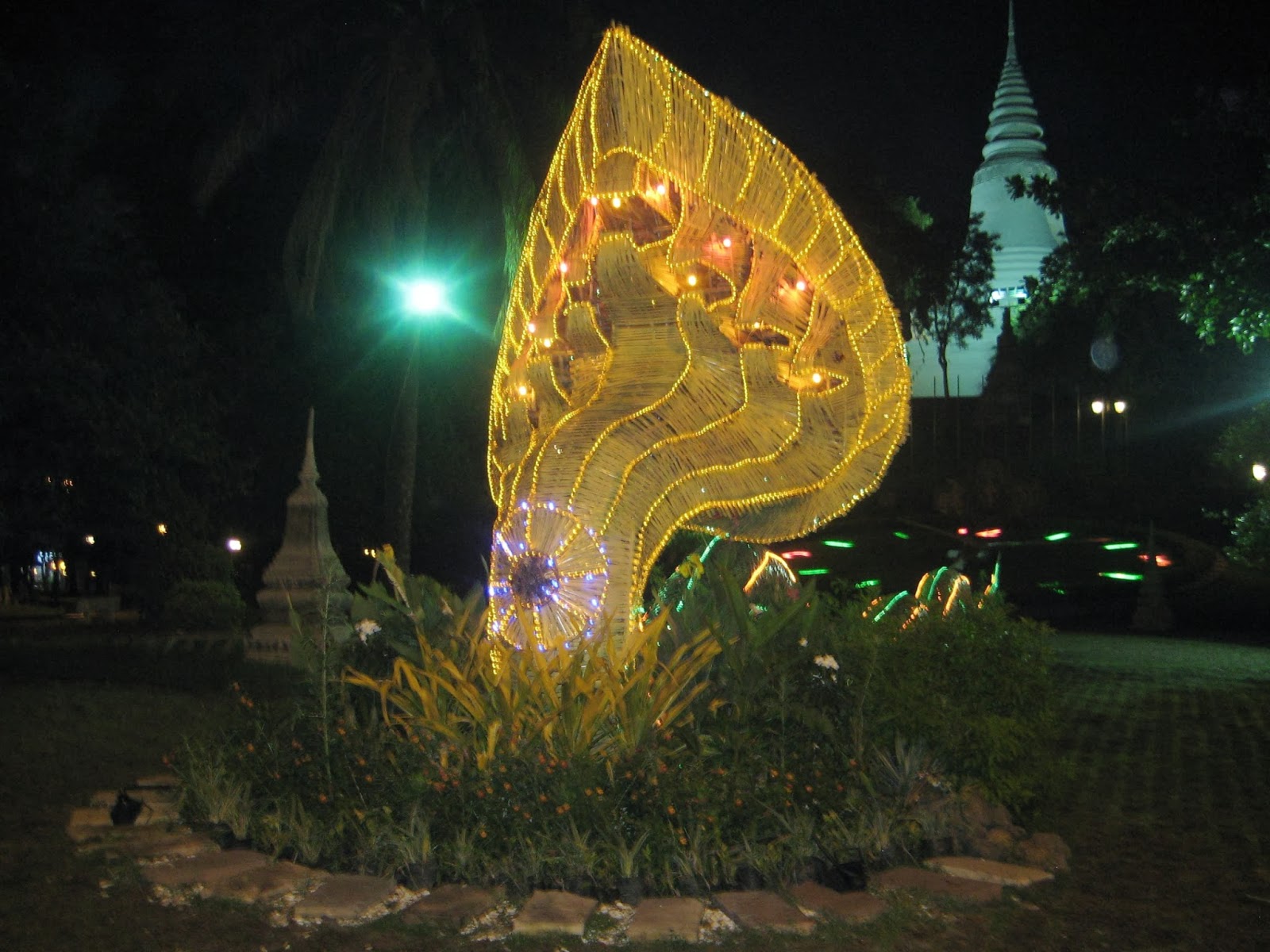 Viajando por el mundo. Manual para escaparse cada año.: 2.20 - Nom Pen ...