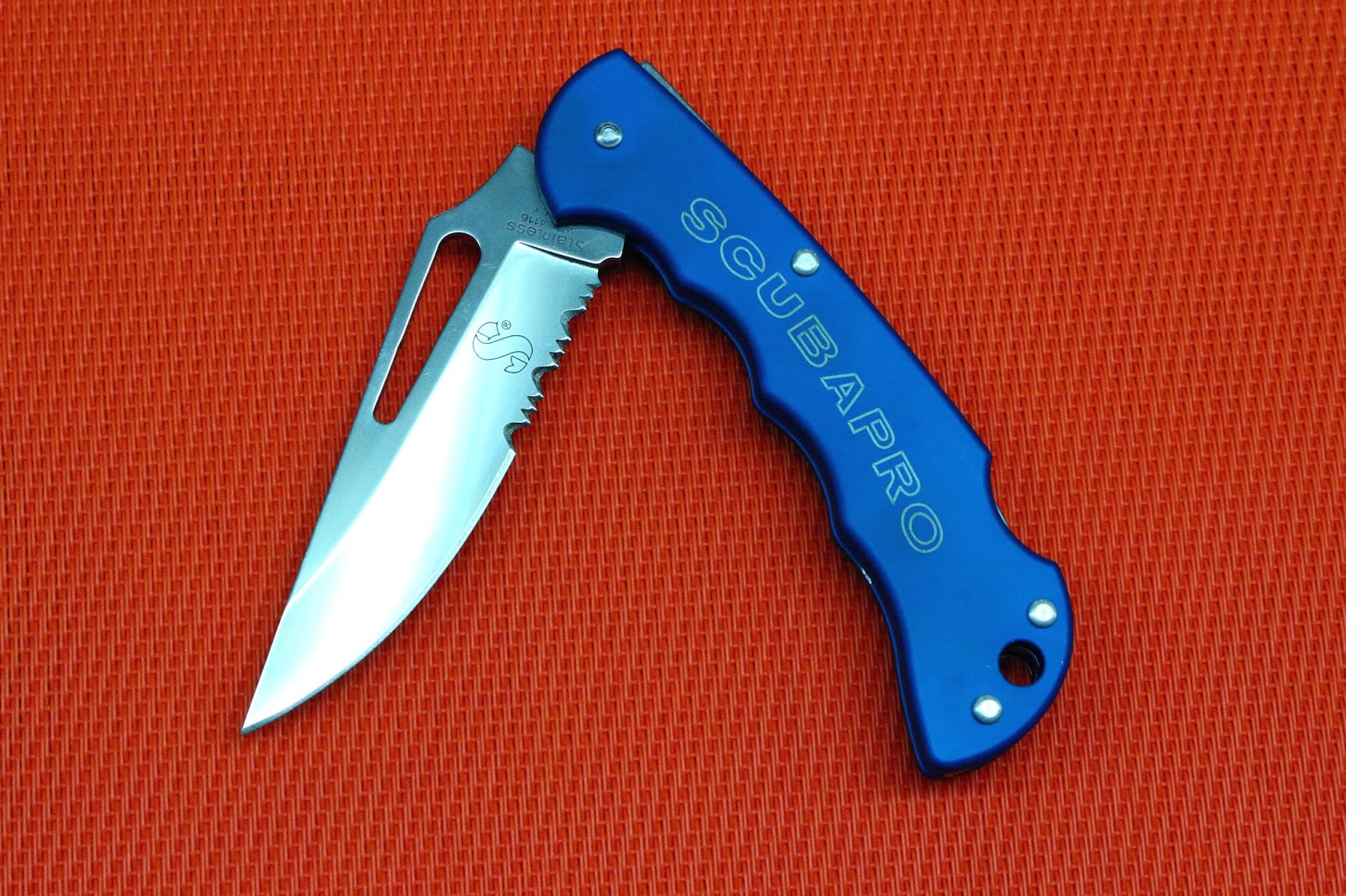 ARMAS BLANCAS 66: - SCUBAPRO JACK KNIFE A037