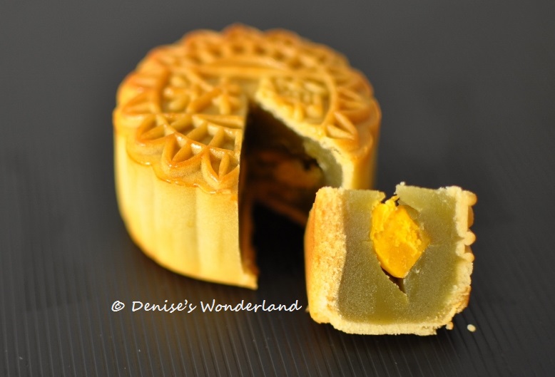 Yummy Moon Cake in the Netherlands - Denise's Wonderland