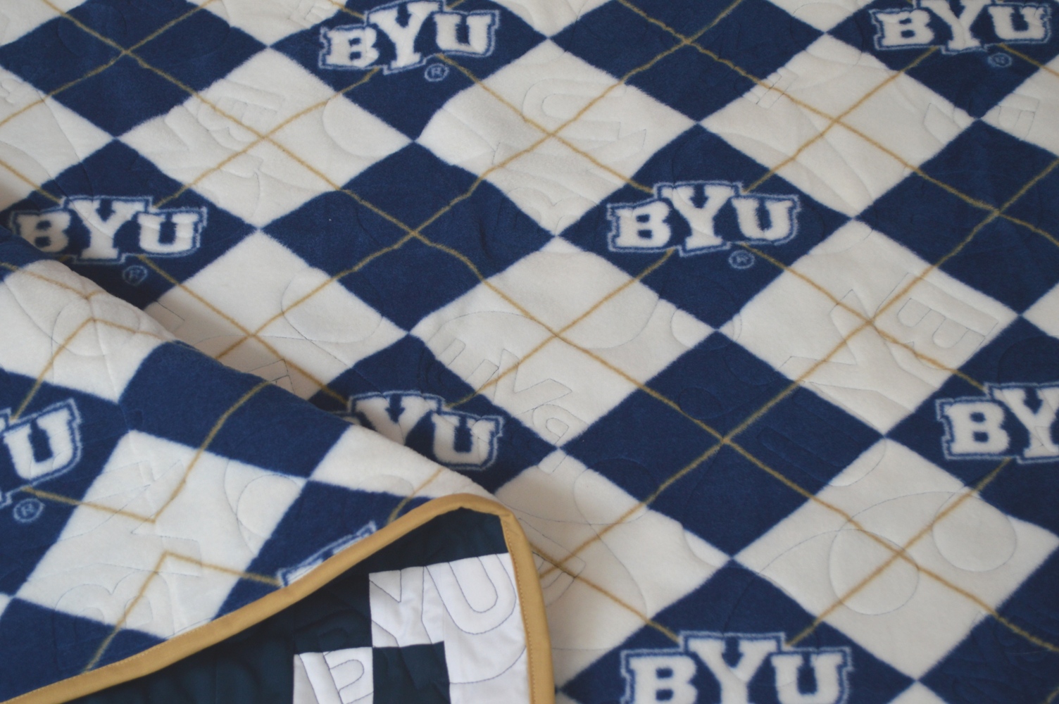 Happy Quilting: String of Pearls - BYU Style