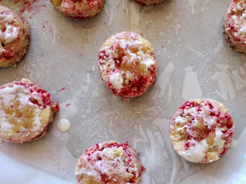raspberry coconut mini scones: bonheur cuisine