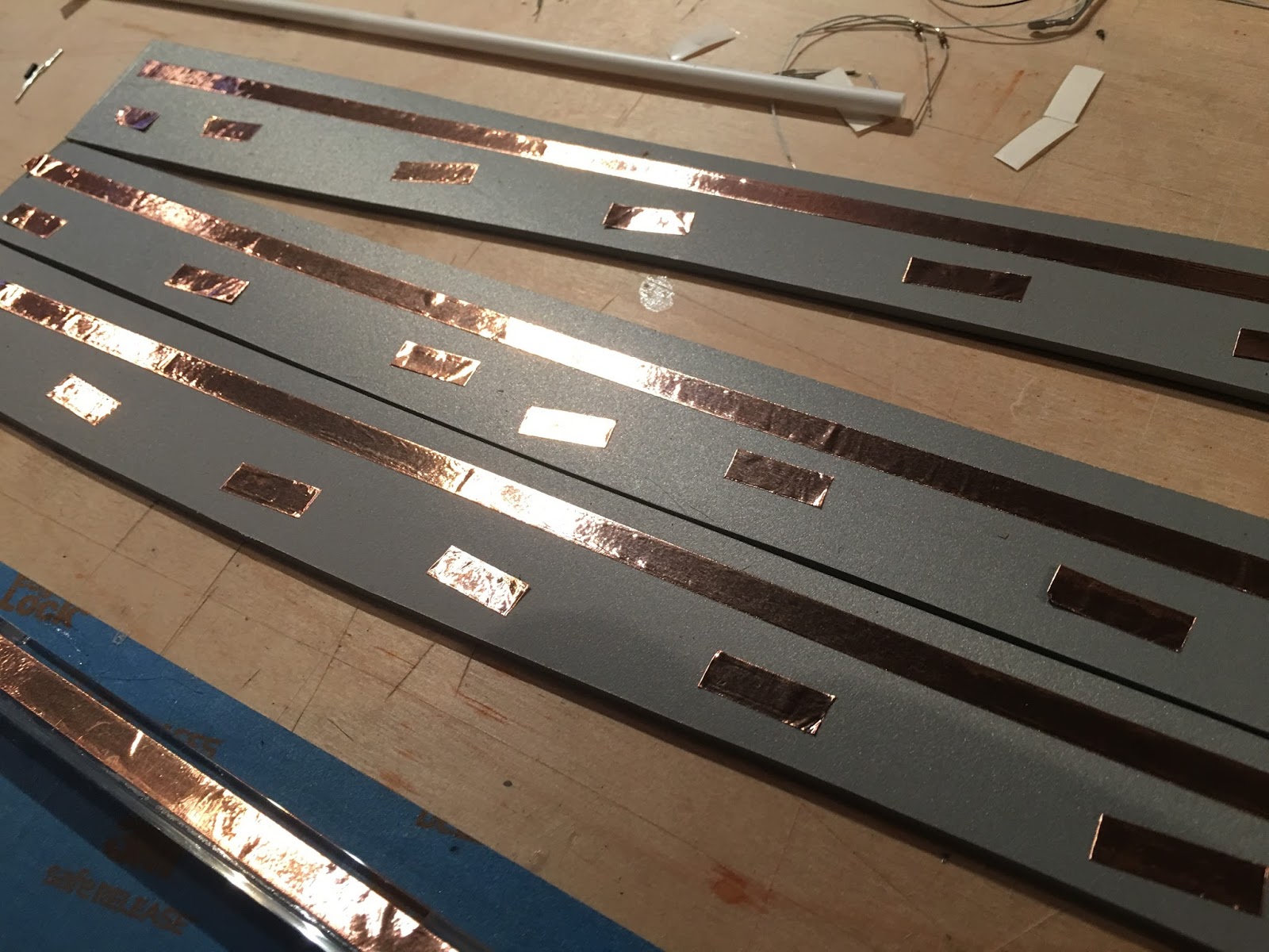 quinntopia - An N Scale blog: STREETLIGHTS AND LIGHTING BUS
