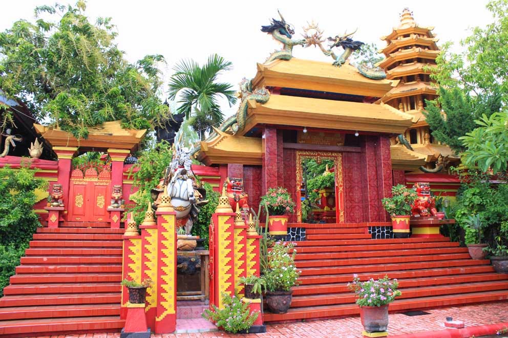 Harmonisnya Umat Hindu-Tionghoa di Griya Kongco Dwipayana Kuta | Hindu ...