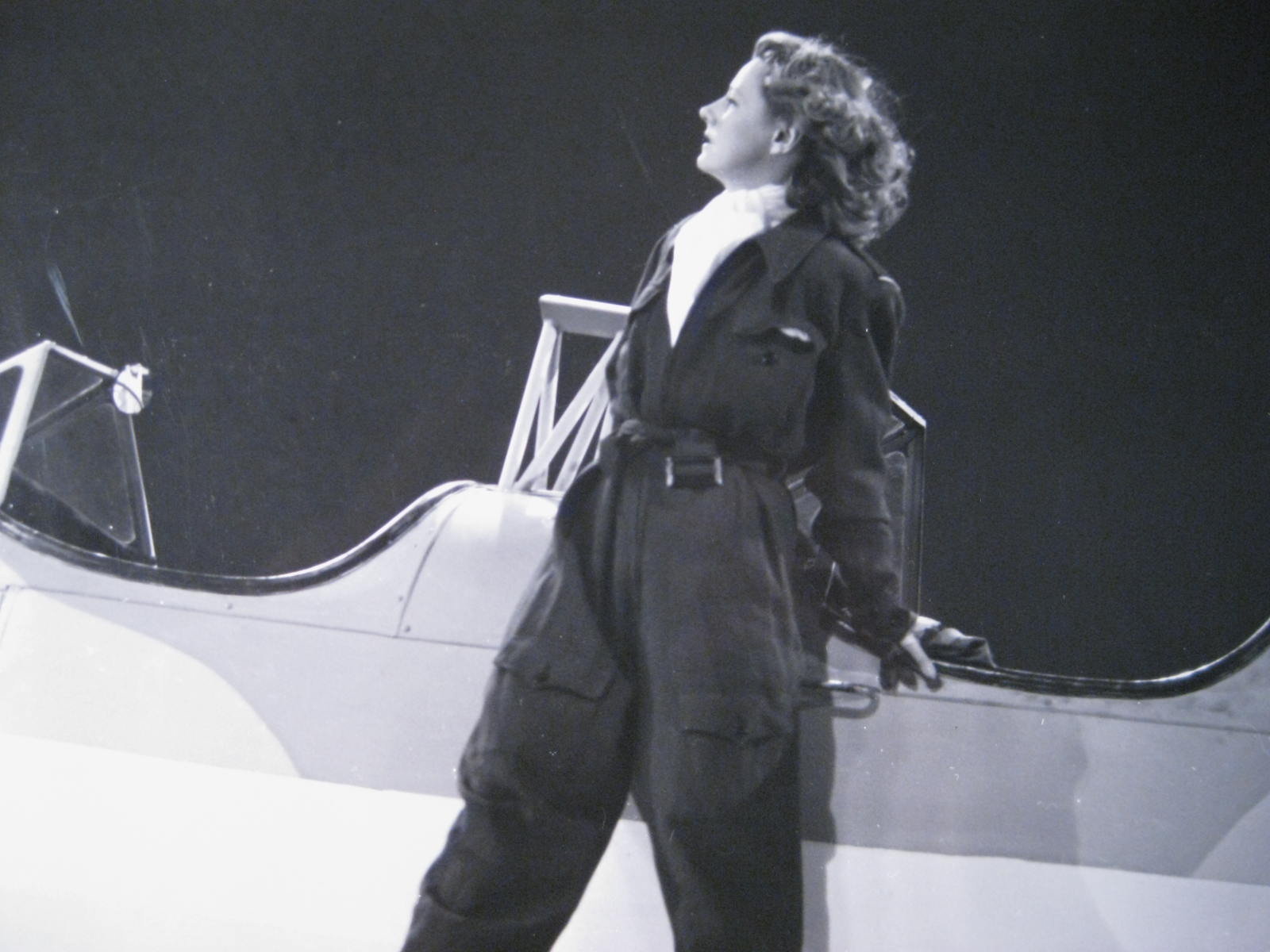 Bobby Rivers TV: Feminist Flight: A Dunne Deal