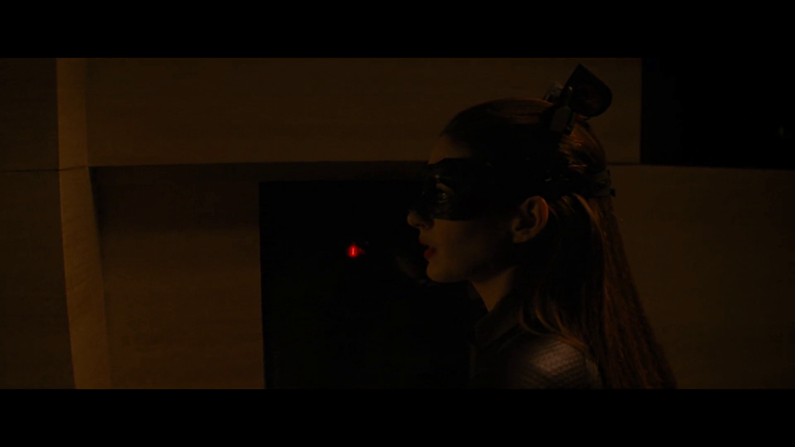 Leather Beauty: Screencaps Post-The Dark Knight Rises-Part 1