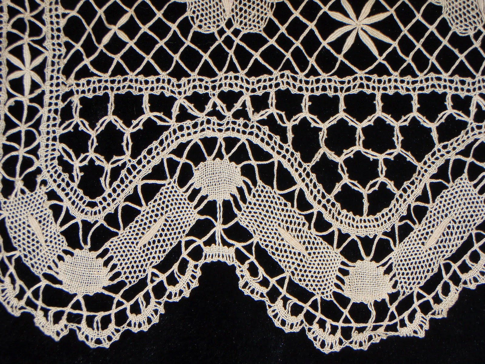 BadCatDesigns: Antique Lace: can you help us identify any of these ...