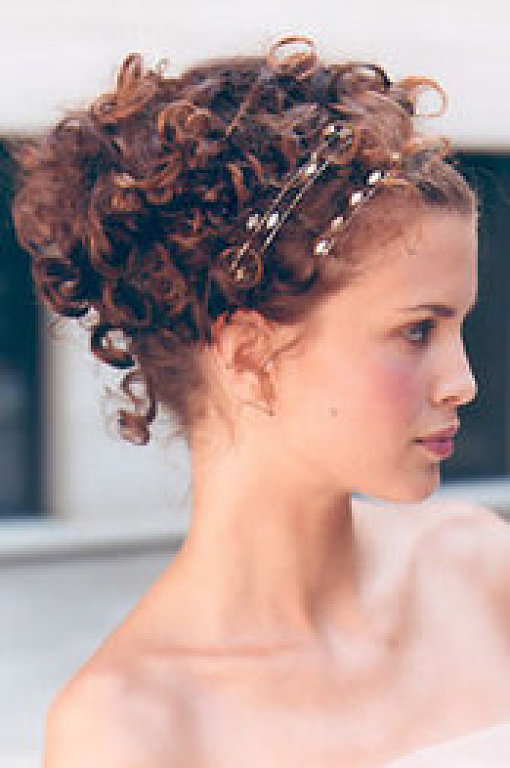 Peinados y Trenzas: Recogidos en el Pelo Rizado 2013