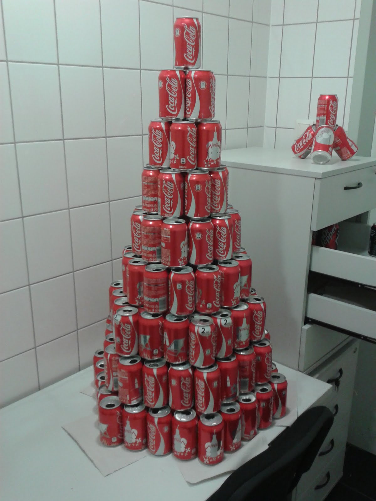 Oh look! A soda can Christmas tree