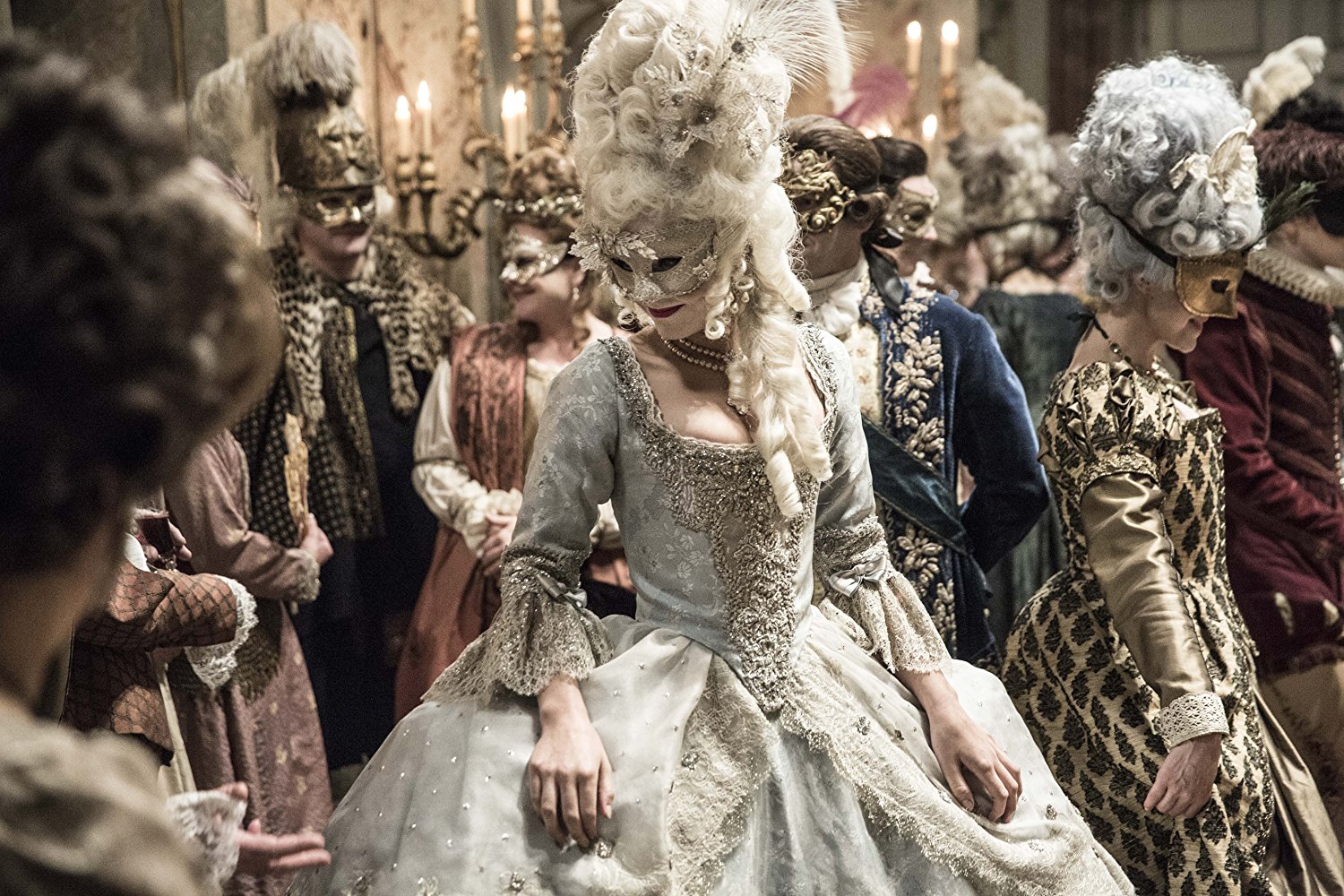 FILMY KOSTIUMOWE: Interlude in Prague (2017)