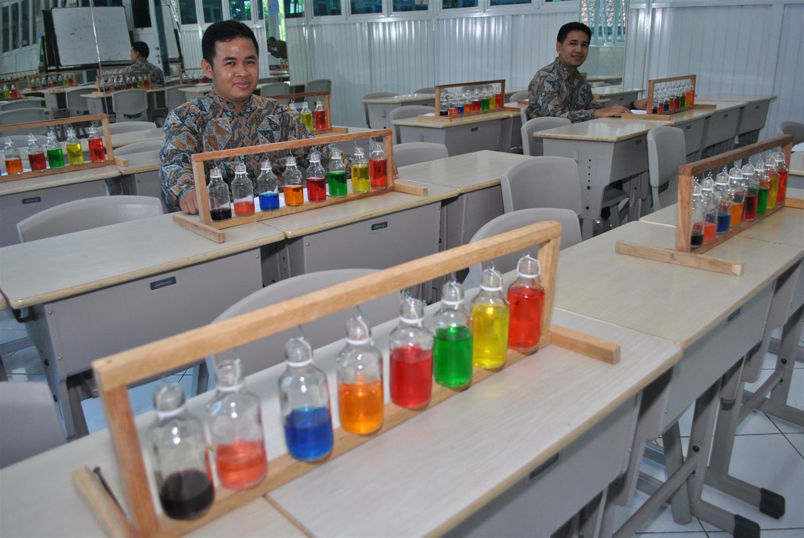 SD Insan Kamil Bogor: NADA DALAM BOTOL