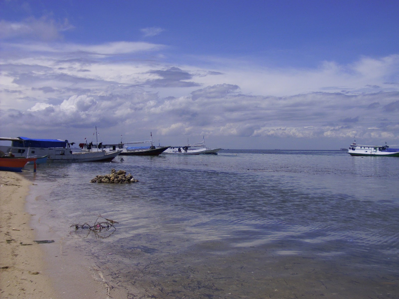 Pojok Timur Nusantara: PULAU BARRANG-LOMPO KAYA AKAN POTENSI TETAPI ...
