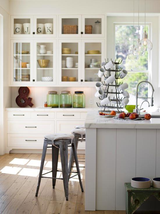 Sense and Simplicity: A Rainbow of Kitchen Islands
