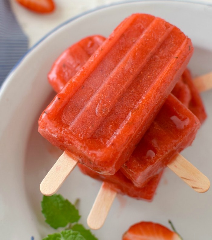 Paletas de fresa, limón y yerbabuena | Bizcochos y Sancochos