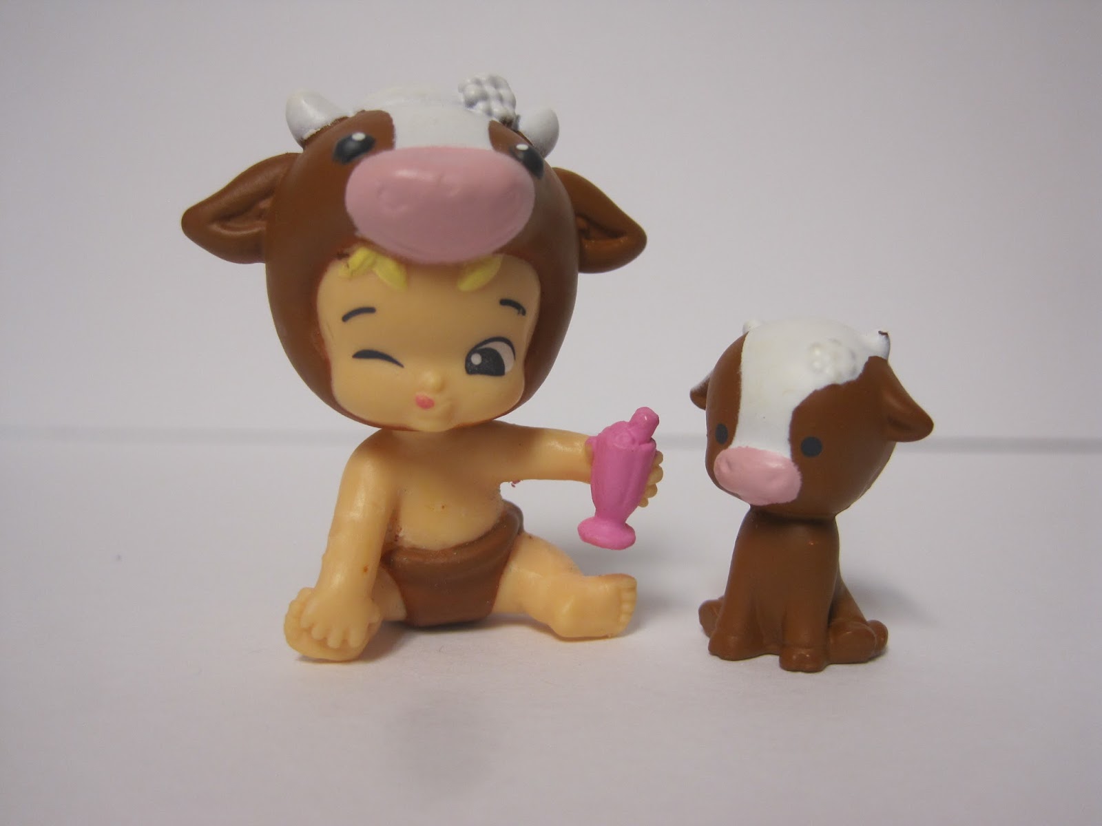Never Grow Up: A Mom's Guide to Dolls and More: Moose Toys "Twozies" Review