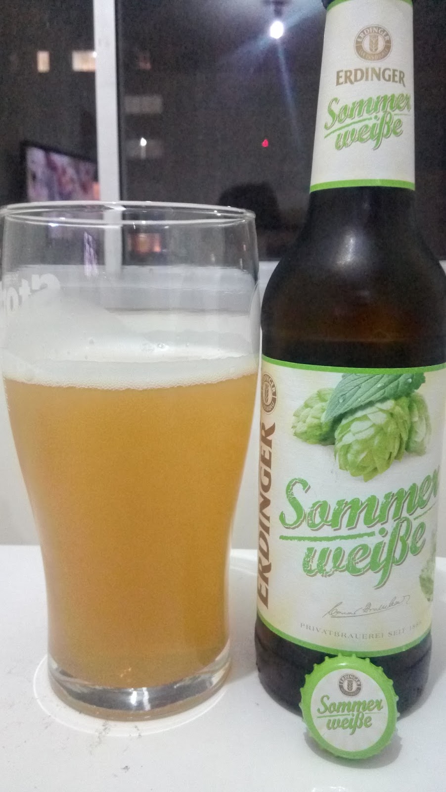 Uma cerveja de trigo bem saborosa e refrescante, sem nenhum sabor ...
