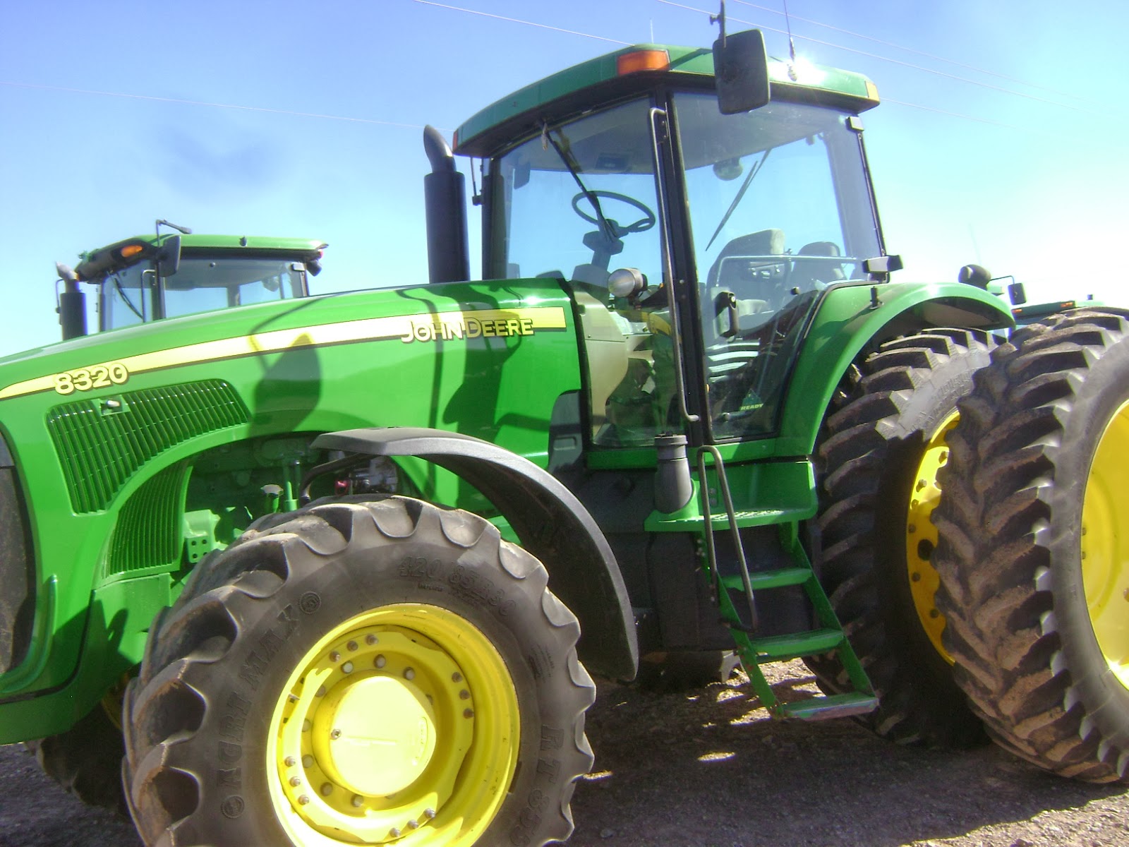 MAQUINARIA AGRICOLA INDUSTRIAL: Vendo Tractor John Deere 8320 (DOS ...