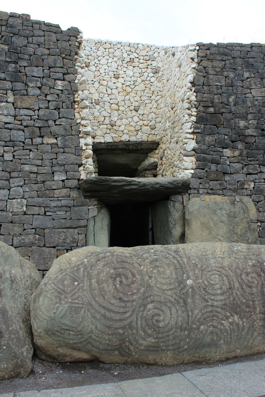 In Search of Gelato: Neolithic Tombs, Megalithic Art