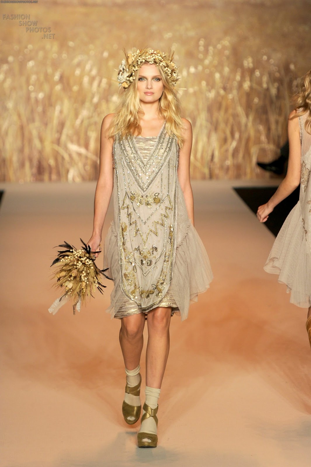 Abbey Lee, Lily Donaldson, Frida Gustavvson & Behati Prinsloo (Anna Sui ...