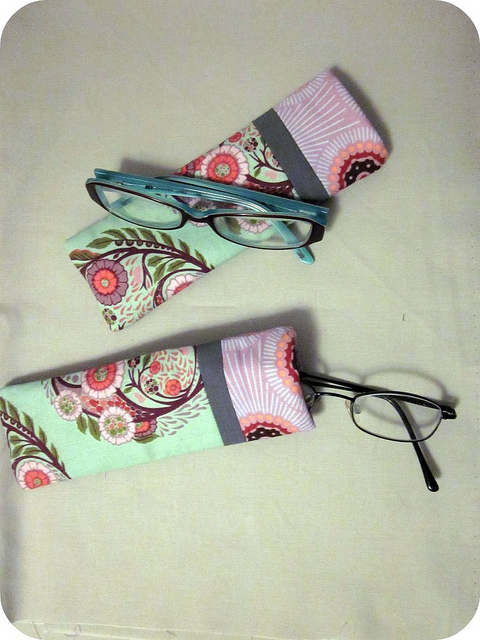 Mommy's Nap Time: {Easy} Glasses Case Tutorial