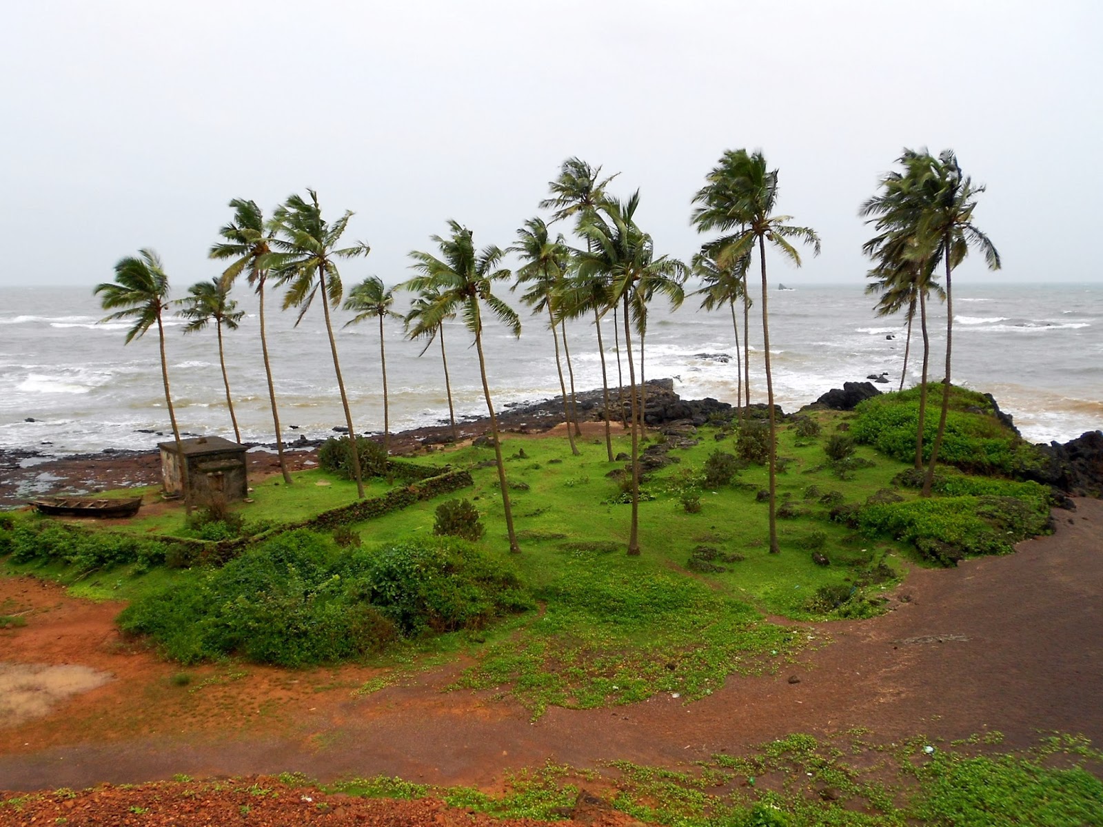 Travel and food tales: Redi Red and Shiroda White Sand Beach