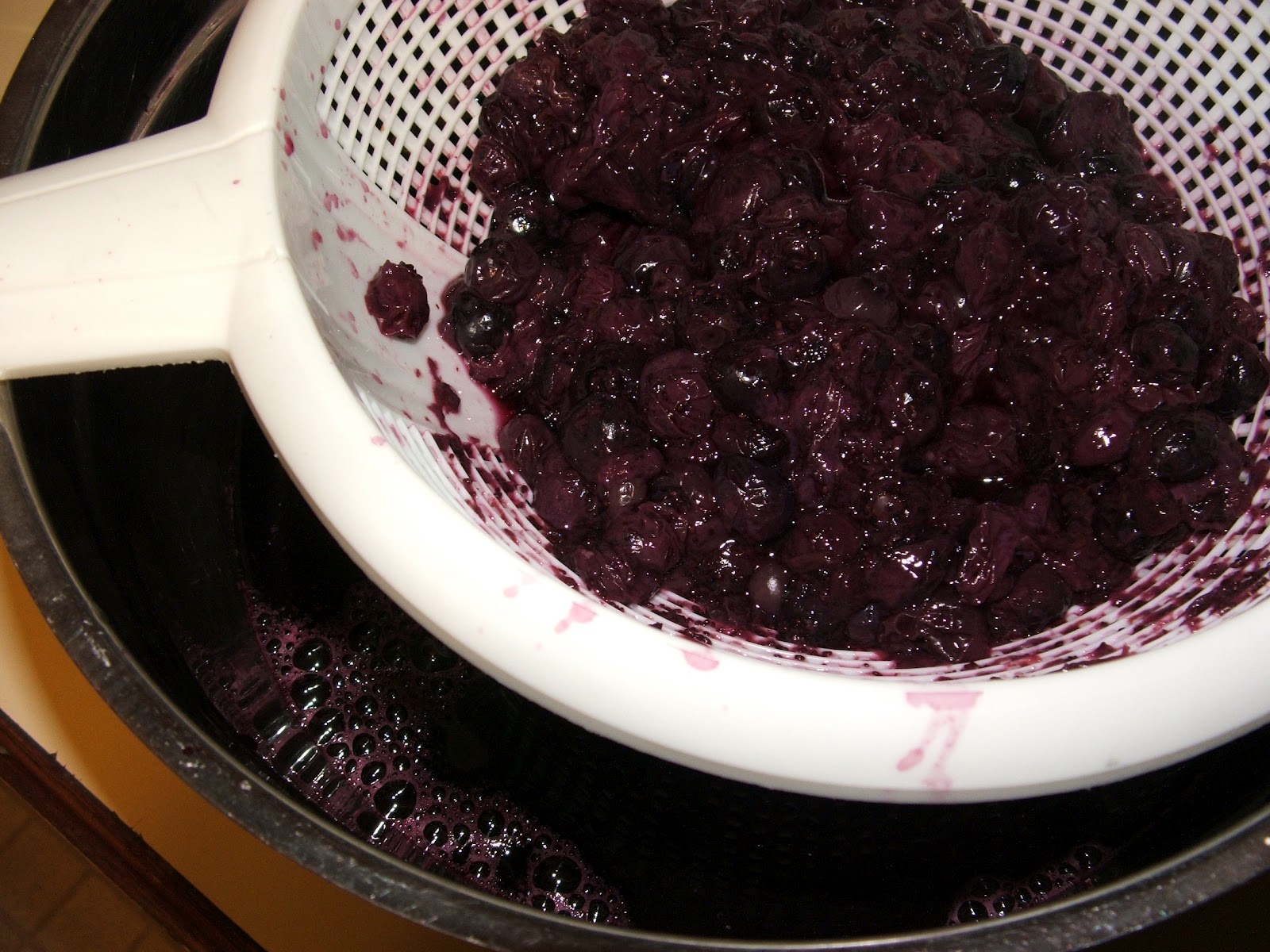 God's Growing Garden: Blueberry Syrup - Homemade and Homecanned