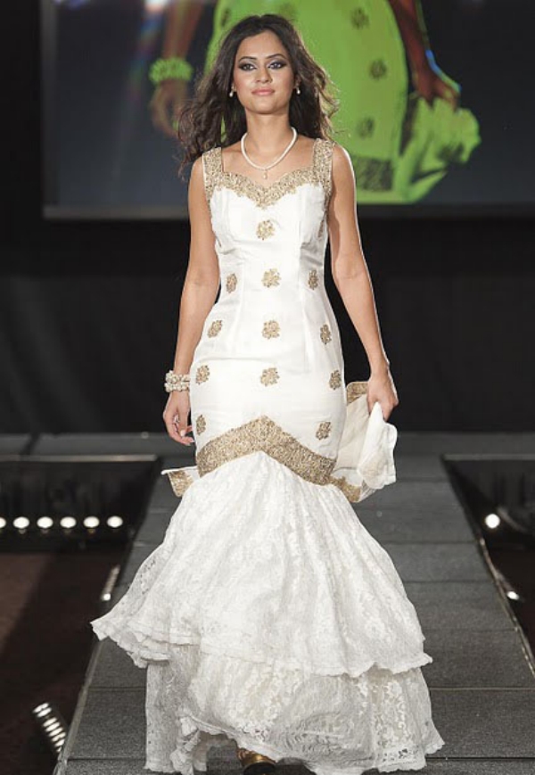 MiX FasHioN: Latest Dubai Fashion Dress