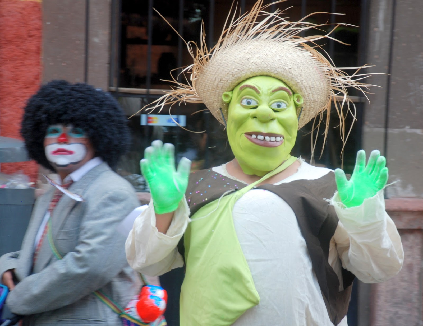 CupCakes and CrabLegs: Dia De Los Locos