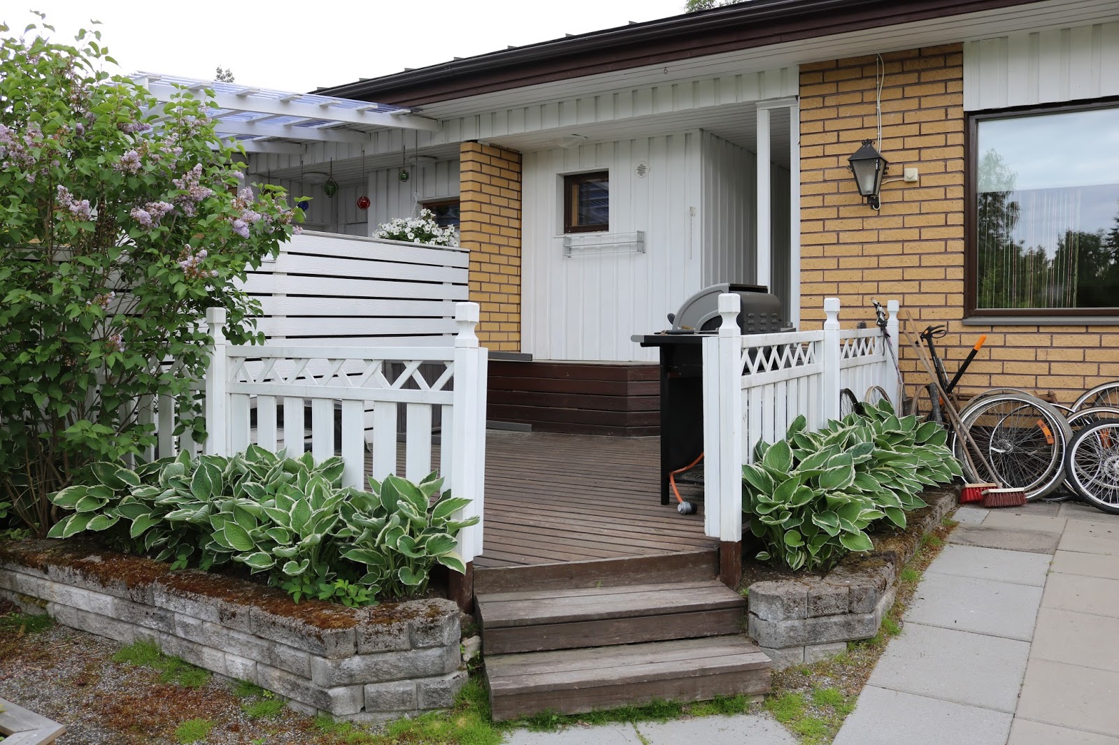 Tuuliannikantuvassa: Lasitettu terassi, vihdoin valmis