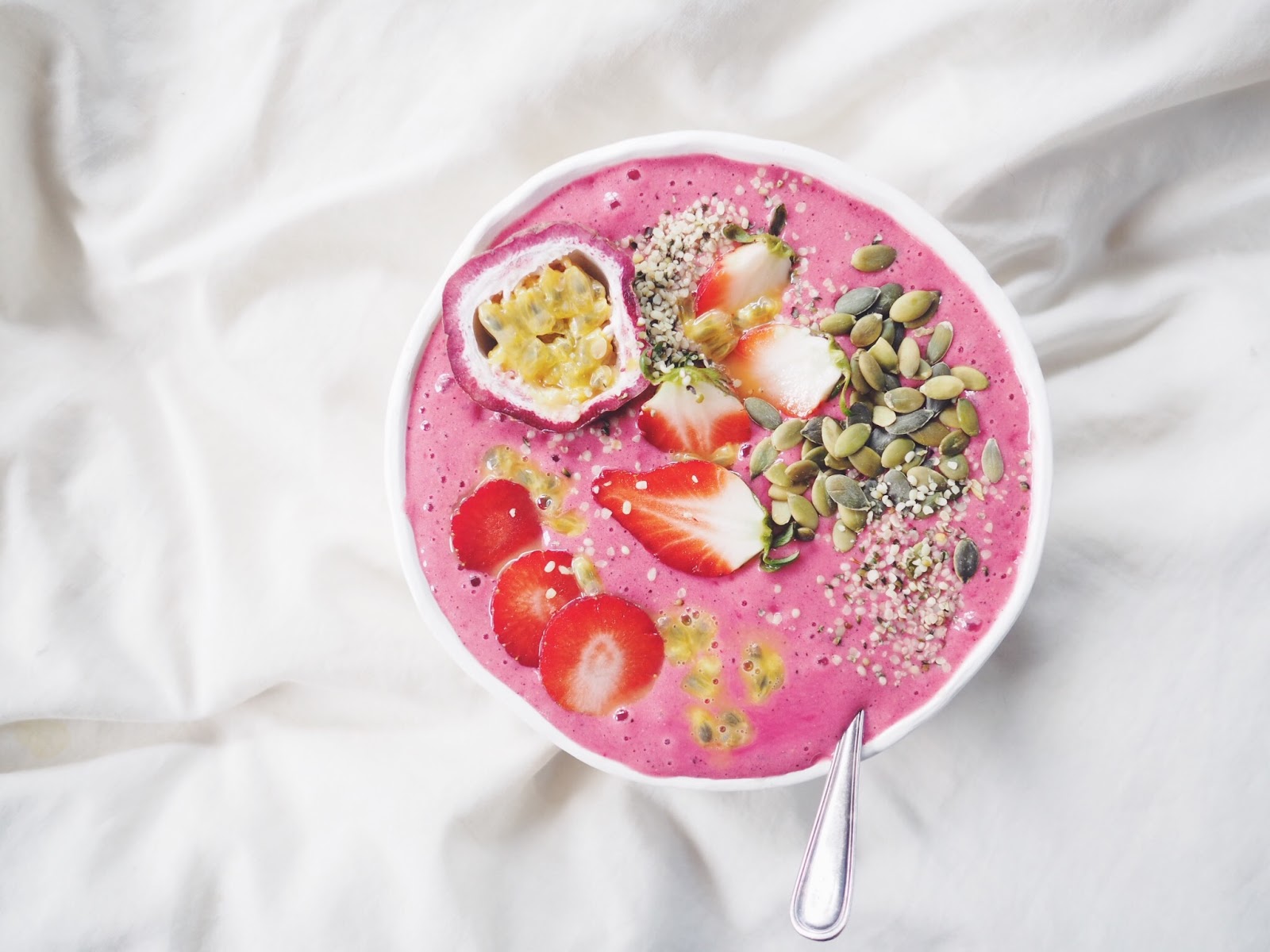 Perfect Pink Brekky Smoothie Bowl | madeleine lumley