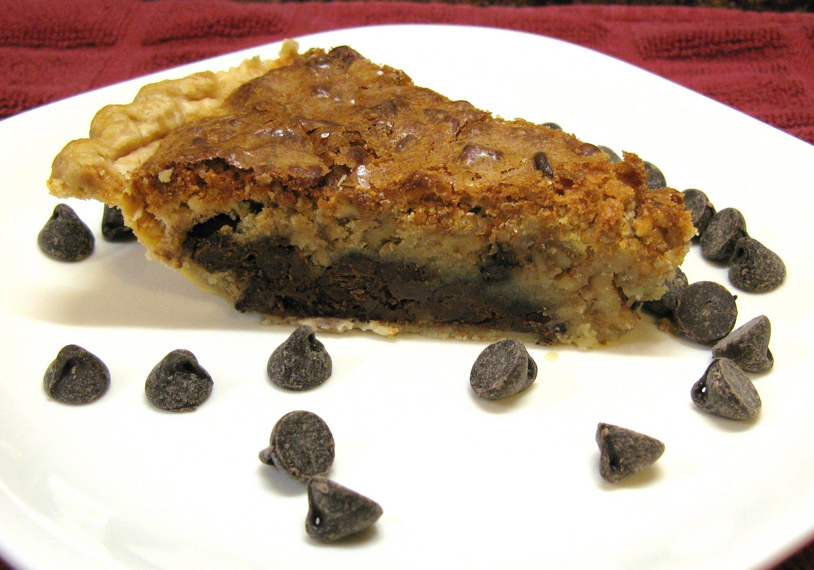 The Well-Fed Newlyweds: Chocolate Chip Cookie Pie