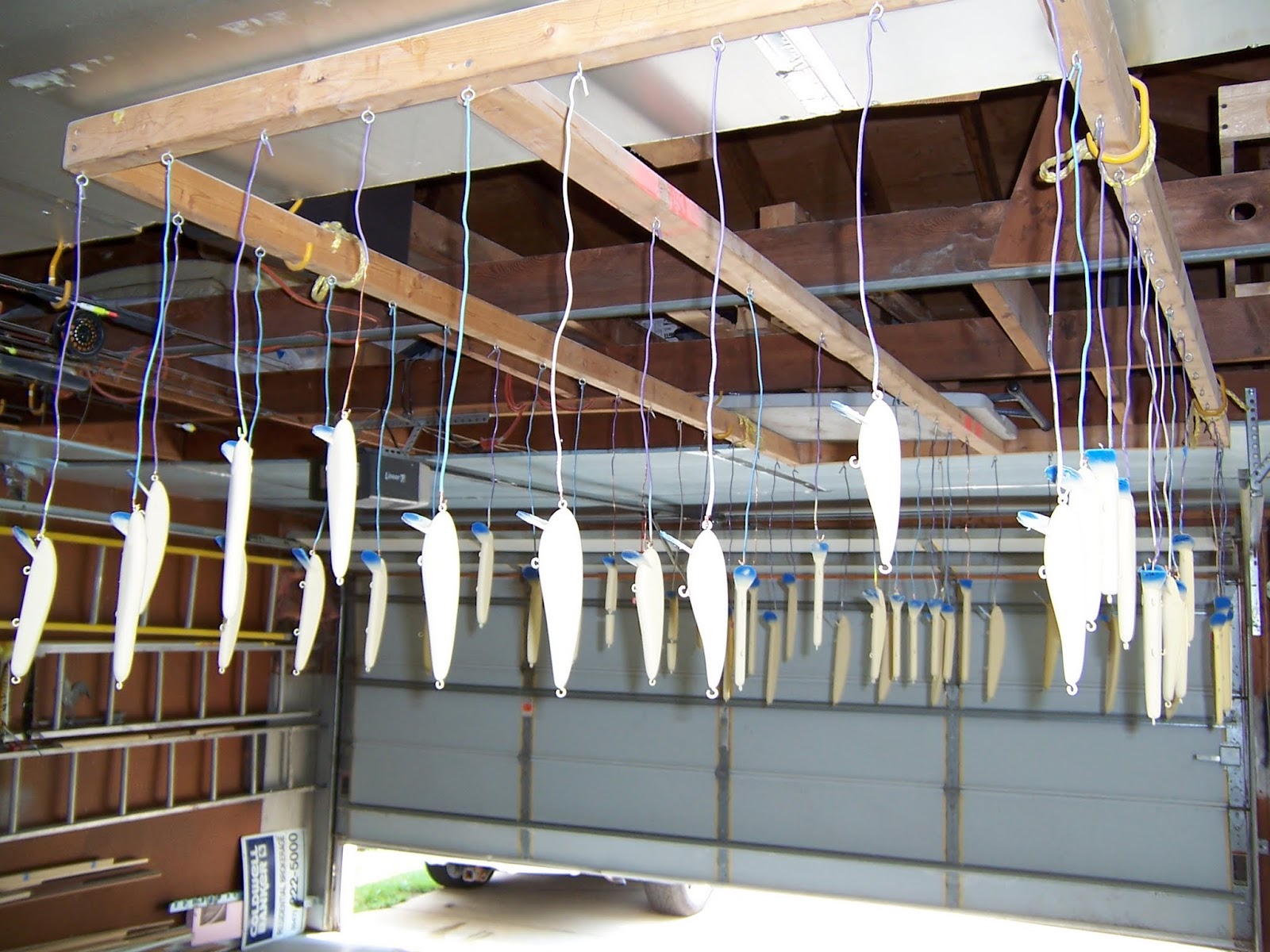 Ricks Musky Bait Building: Musky Baits in primer and tape