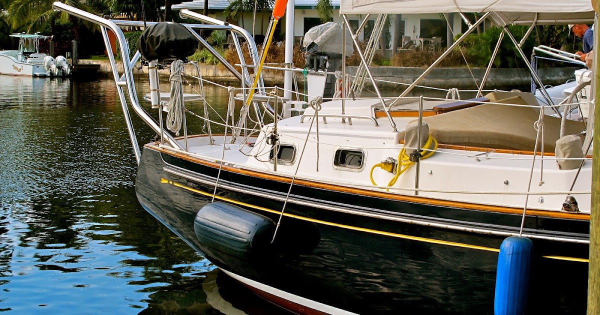 Windtraveler: Dinghy Davits